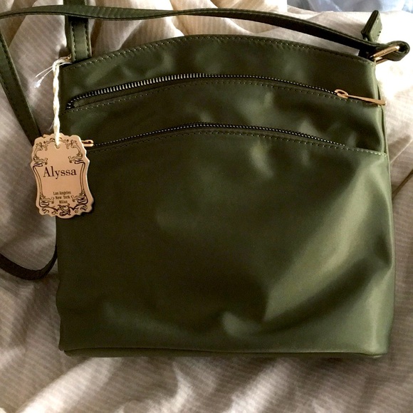 Alyssa | Bags | New Olive Green 4 Section Crossbody Bag By Alyssa ...